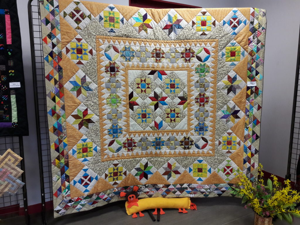 Exposition de patchwork à Chamant - PiC épingles - L'atelier